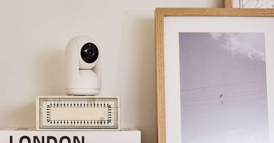 Choisir une caméra connectée pour sécuriser la maison - ENKI
